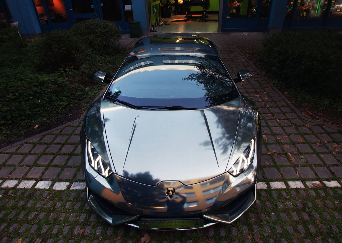 O primeiro Lamborghini Huracán cromado