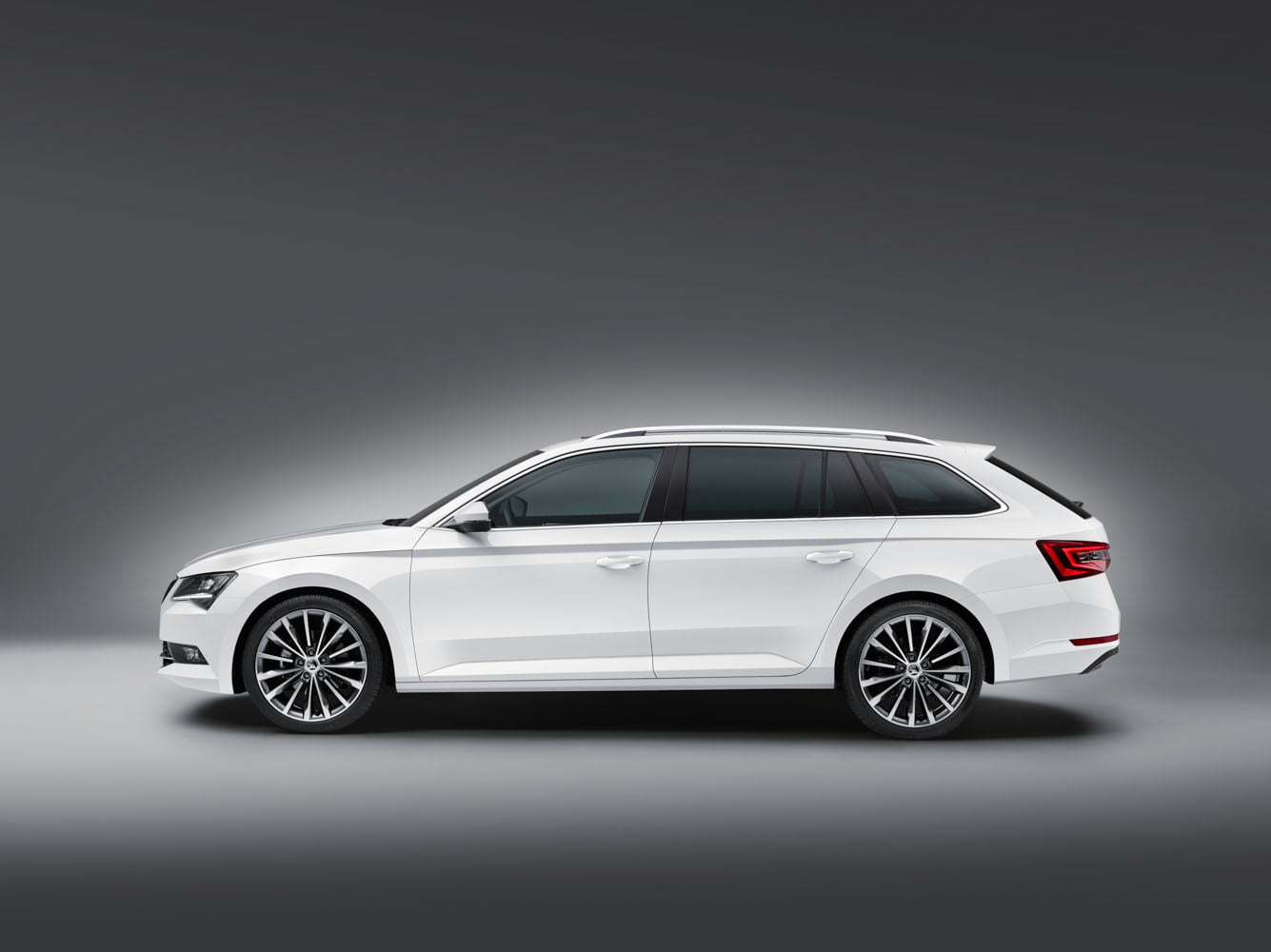 Nova Skoda Superb Break em Frankfurt